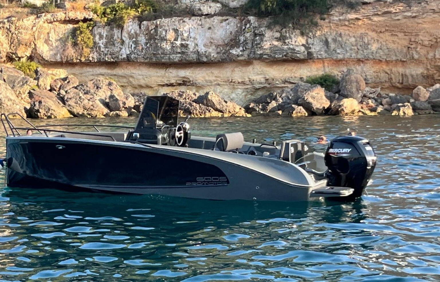 BOAT RENTAL WITH LICENSE - EMBARK BOATS